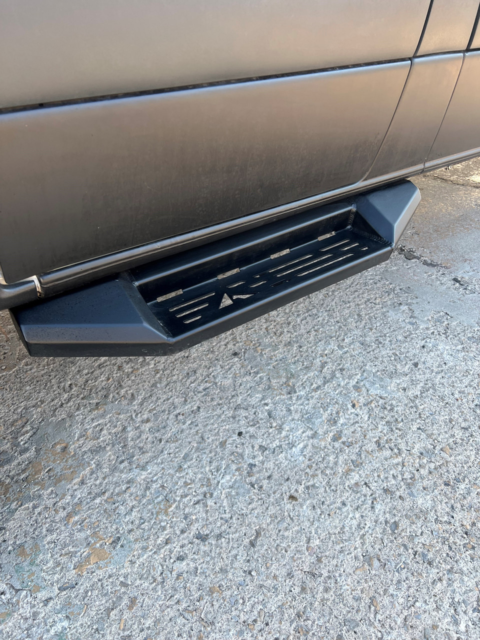 Sprinter Touring Side Steps | 2007-2025 | Aluminess