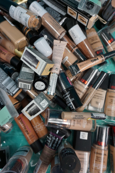 buy wholesale Liquidation Cosmetics - LOCATED IN MICHIGAN! Pickups Welcome!