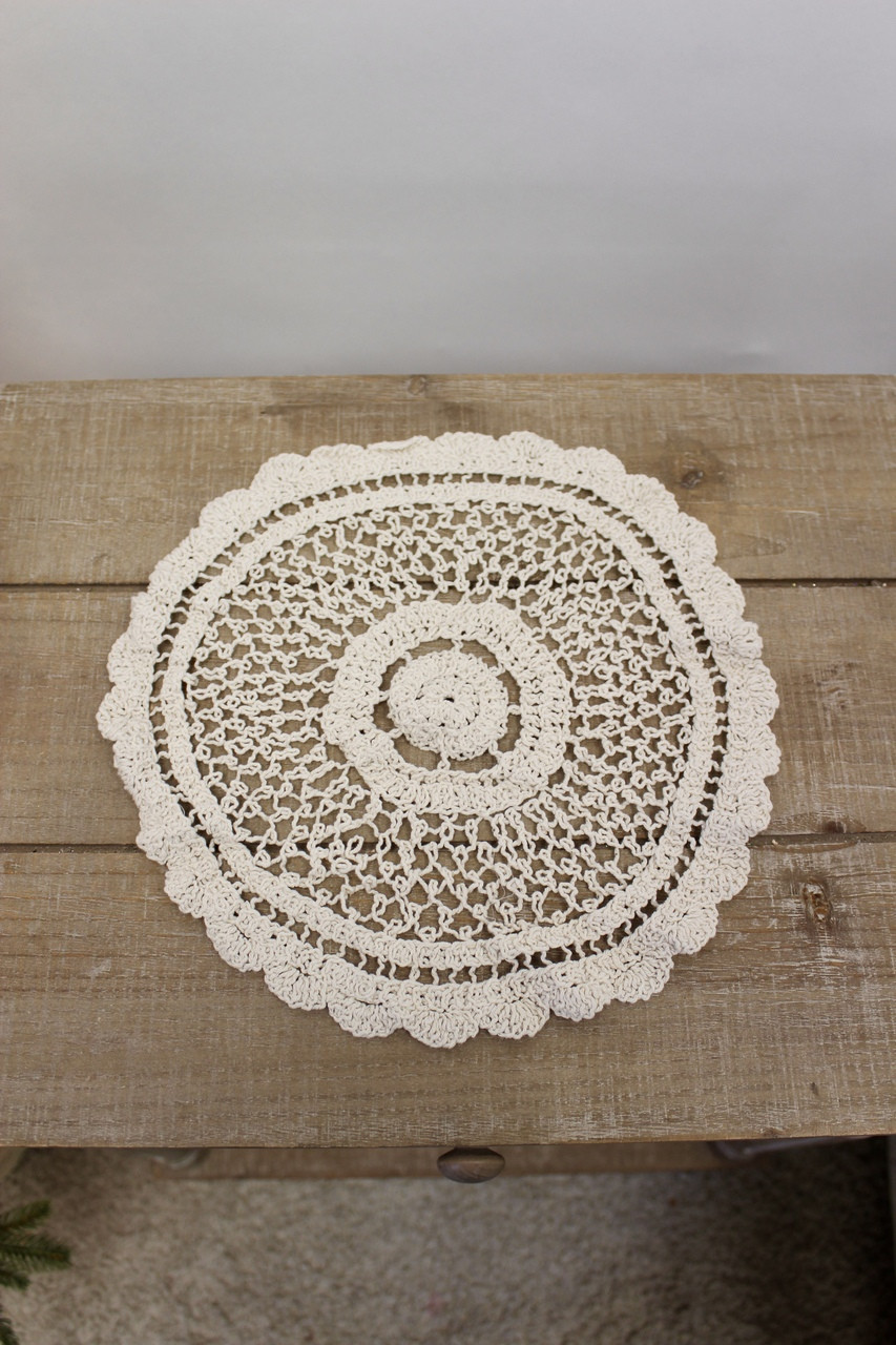 Set Of 3 - Grand Cream Doilies