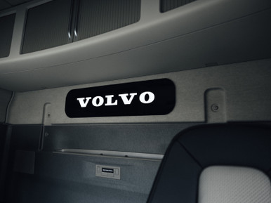 Volvo upplyst skylt med vitt ljussken - Stonehill Parts AB