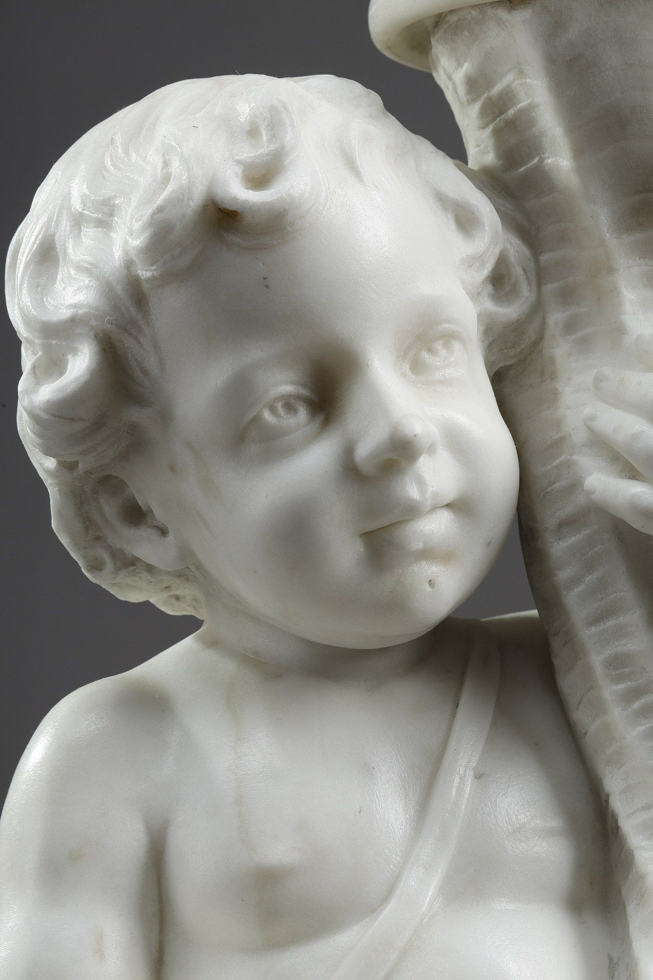 Paire de sculpture de putti et corne d'abondance