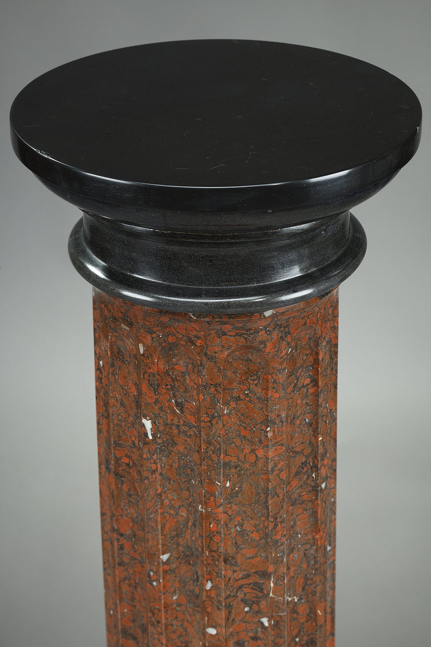 Column in Griotte red Scagliole marble in the Neoclassical style