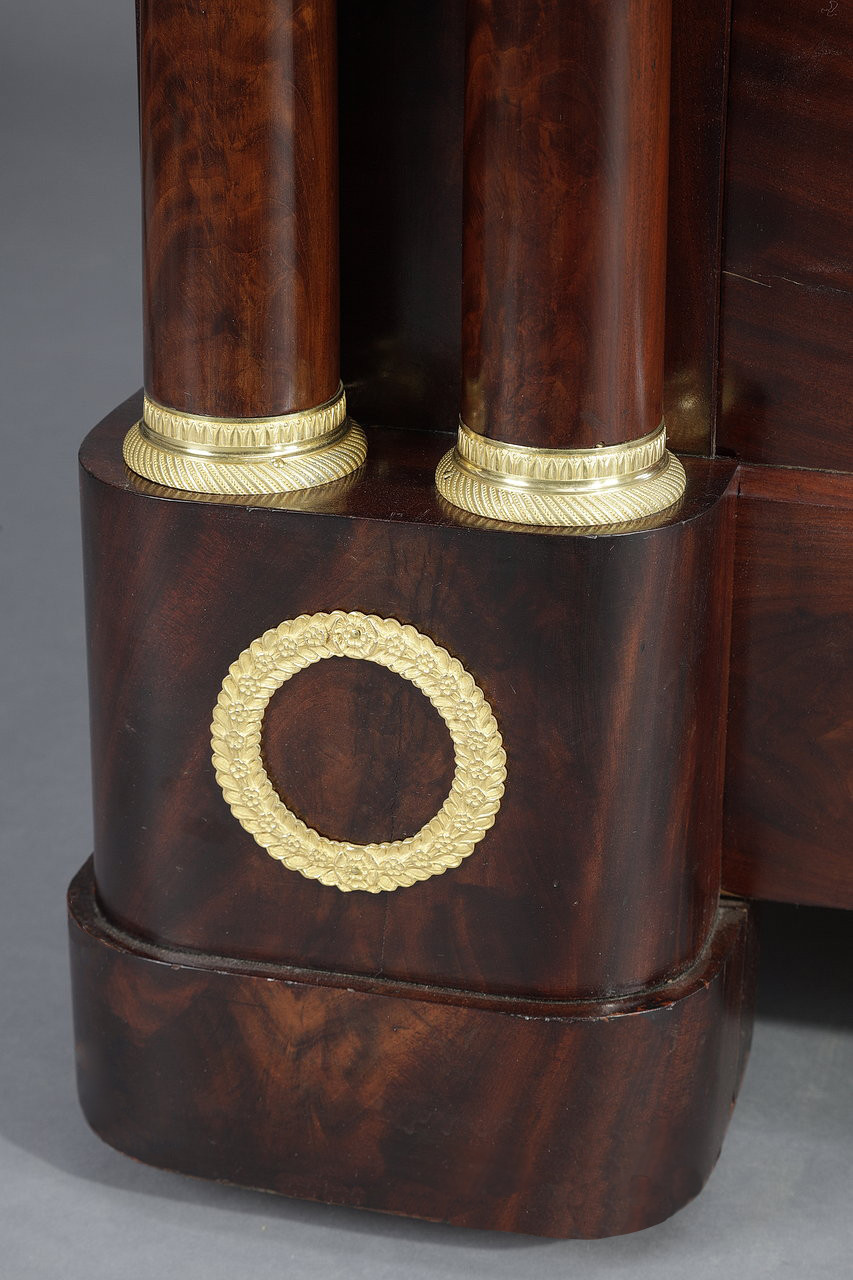 Mahogany veneered alcove bed with gilded bronzes, Restoration period ...