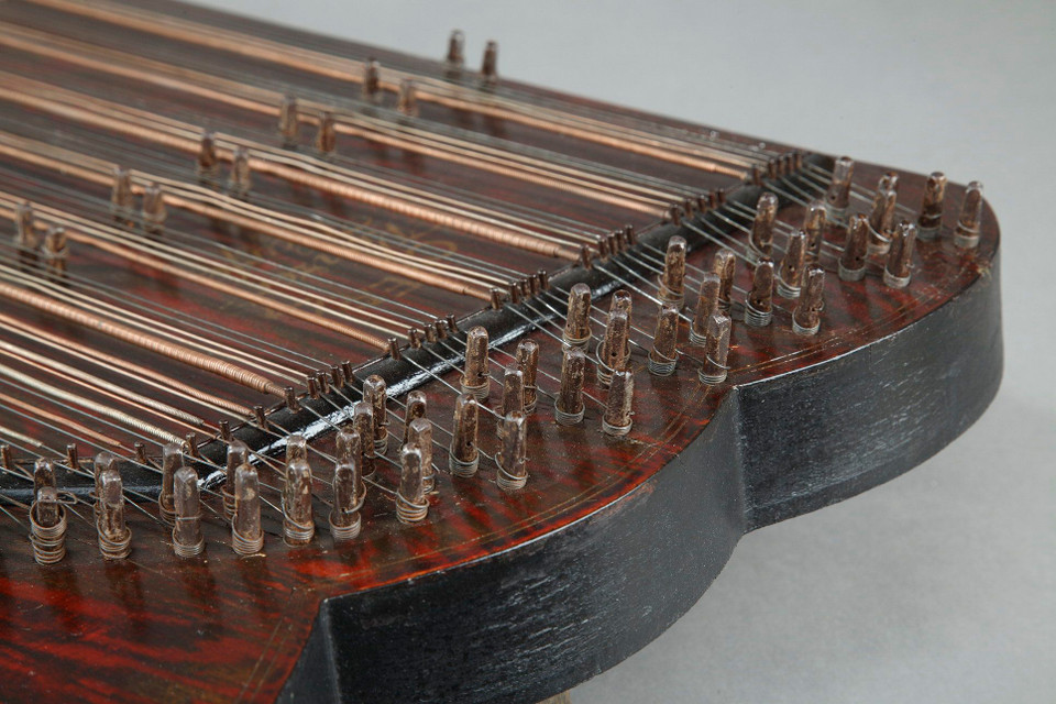 Wooden zither