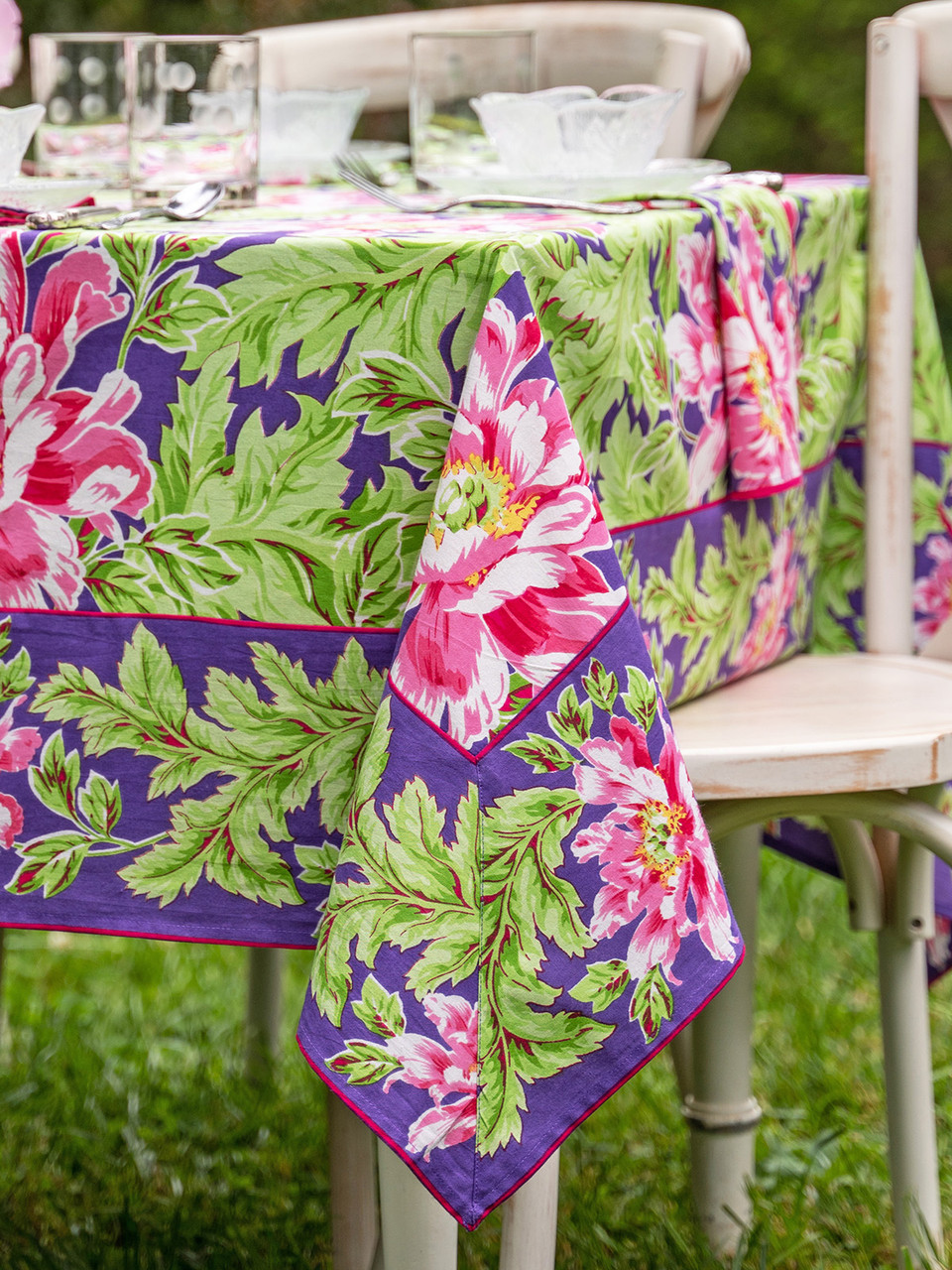 Splendor Tablecloth - Purple | Shop Beautiful Designs by April Cornell
