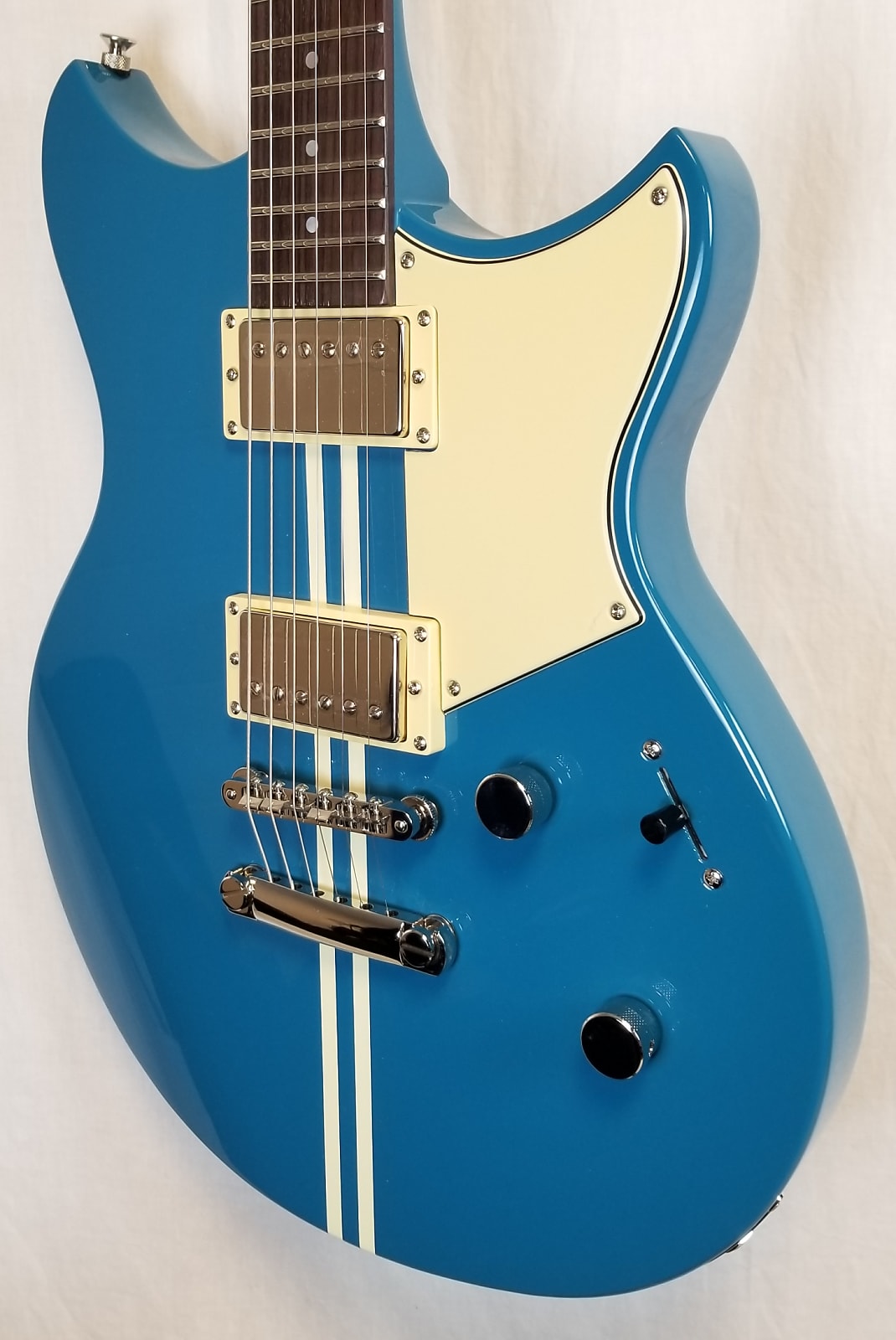 Yamaha RSE20 SWB Revstar Element, Chambered maple and mahogany body ...
