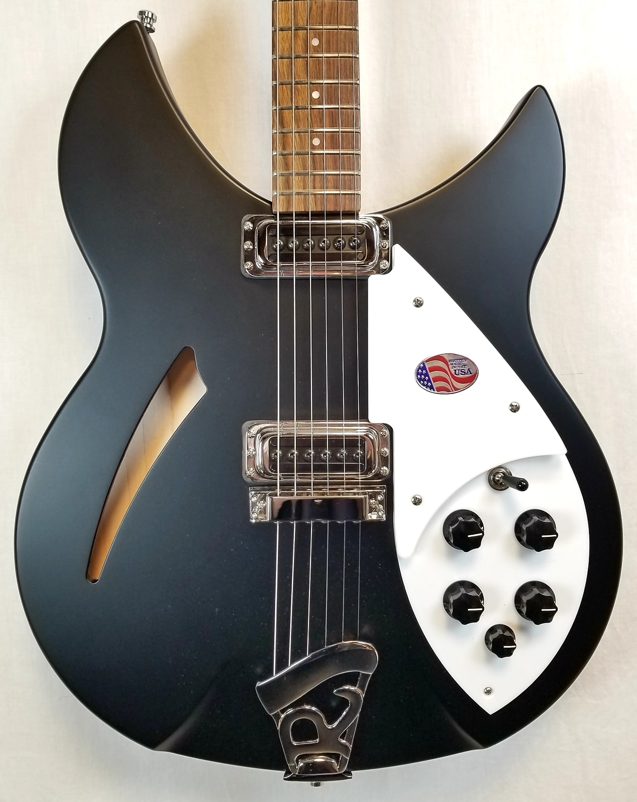 Rickenbacker 330 MBL Semi-Hollow Electric Guitar, 21 Fret, Gotoh Tuners ...