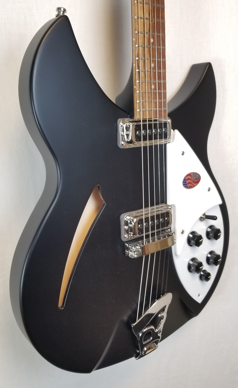 Rickenbacker 330 MBL Semi-Hollow Electric Guitar, 21 Fret, Gotoh Tuners ...