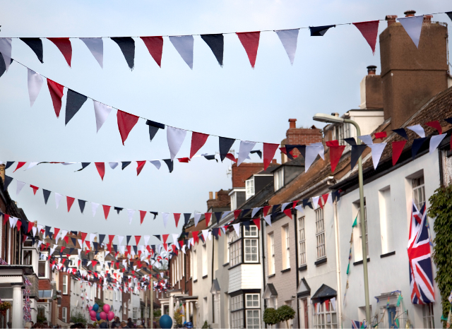 How to Throw a Great Coronation Party - Party Bits