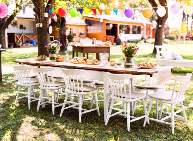 How to Throw a Great Garden Party - Party Bits