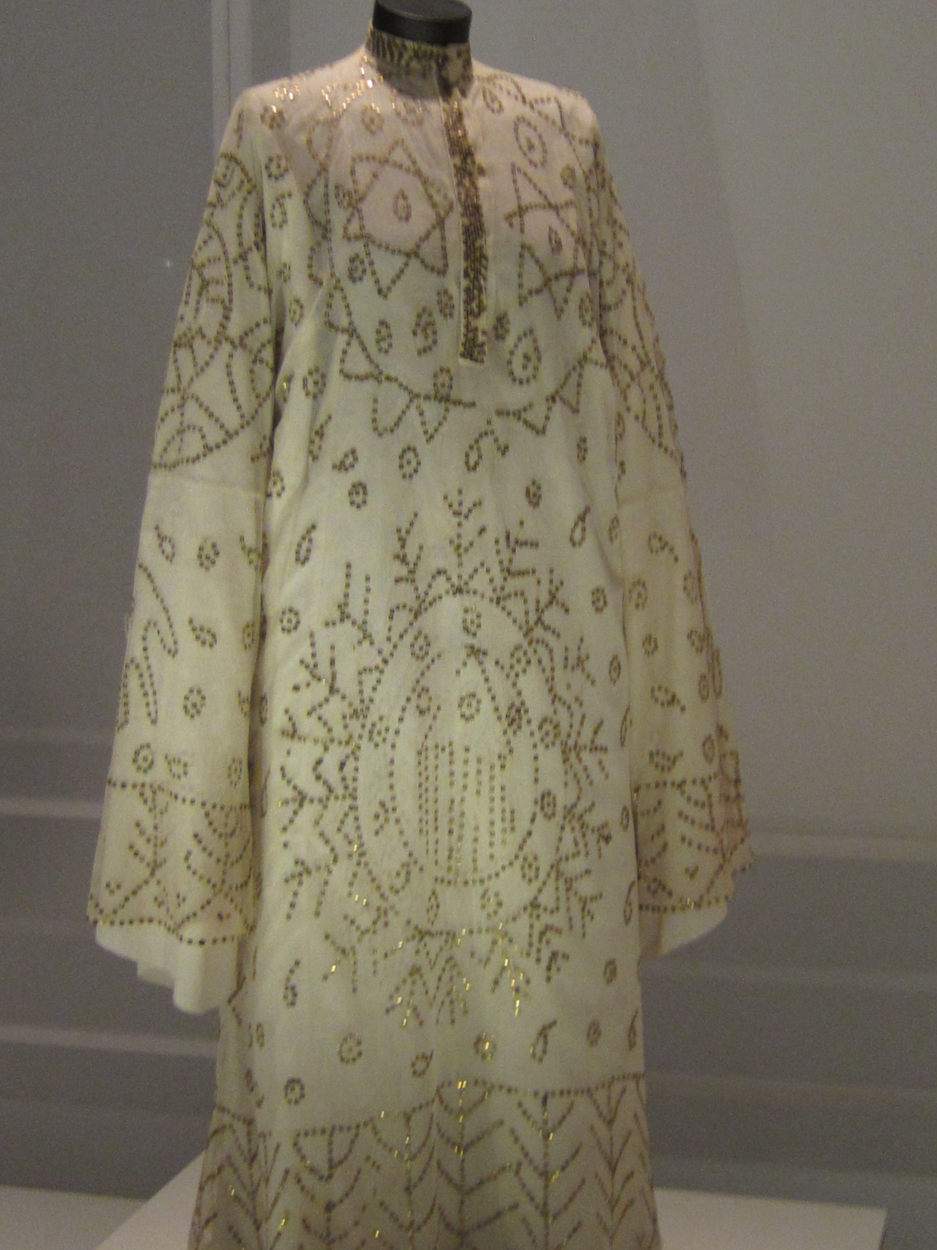 "The Jewish Wardrobe" part one - Aqua Modesta