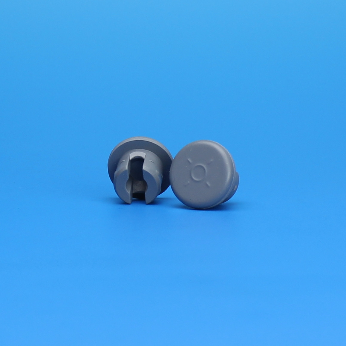 20mm Gray Chlorobutyl Lyophilization Stopper, 2 Prong - JG Finneran