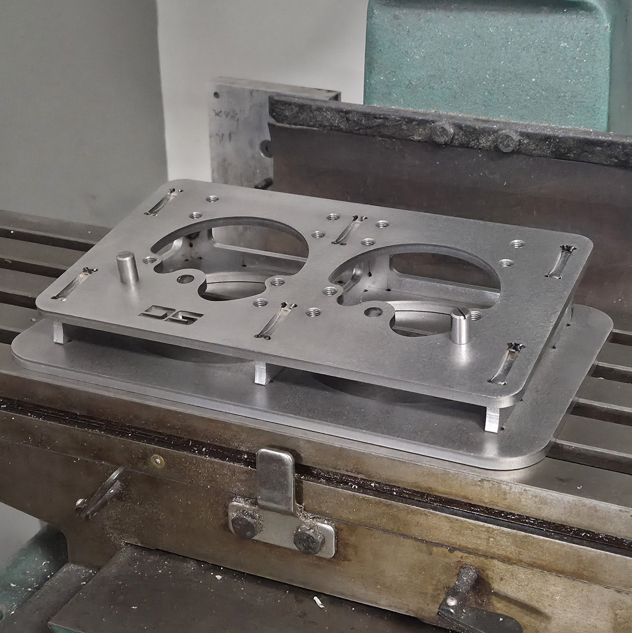 VW Type 1 Cylinder Head Angle Plate Fixture Assembly - The Dub Shop