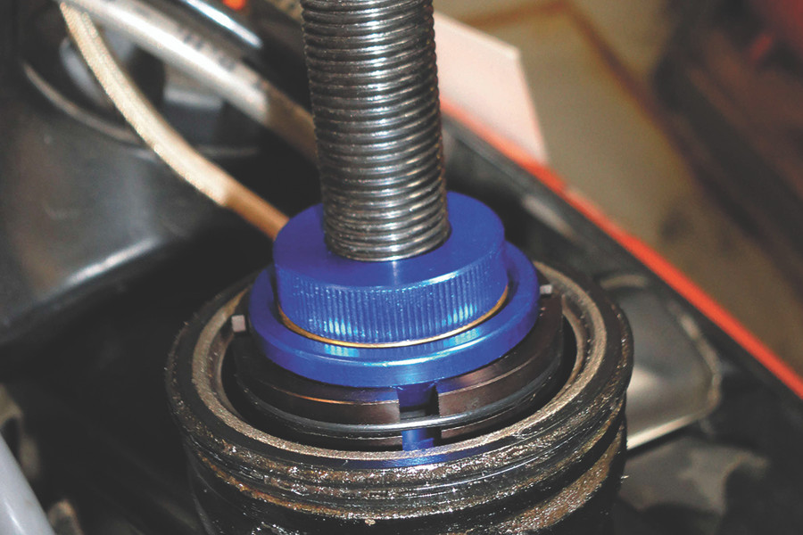 Steering Head Race Puller