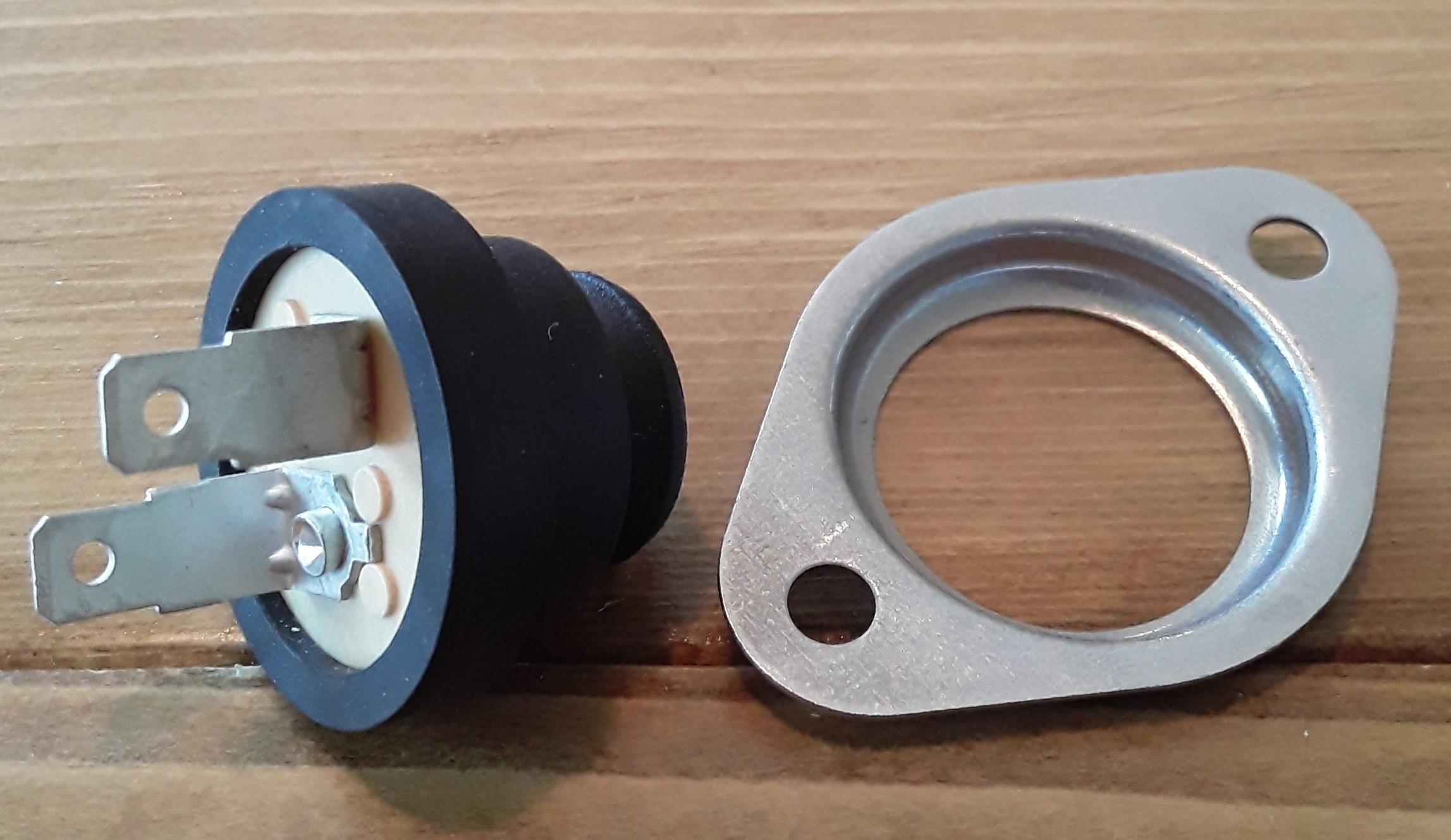 Push Button Switch for IH Farmall, Case, and Case IH tractors - Redrunrite