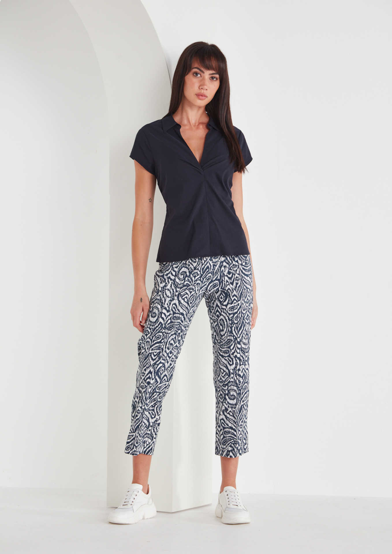 SHOP VERGE ACROBAT THEORY TOP - JUNGLE ROAD