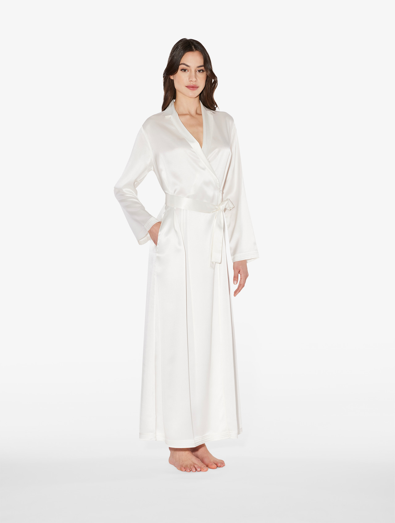 Silk long robe in white
