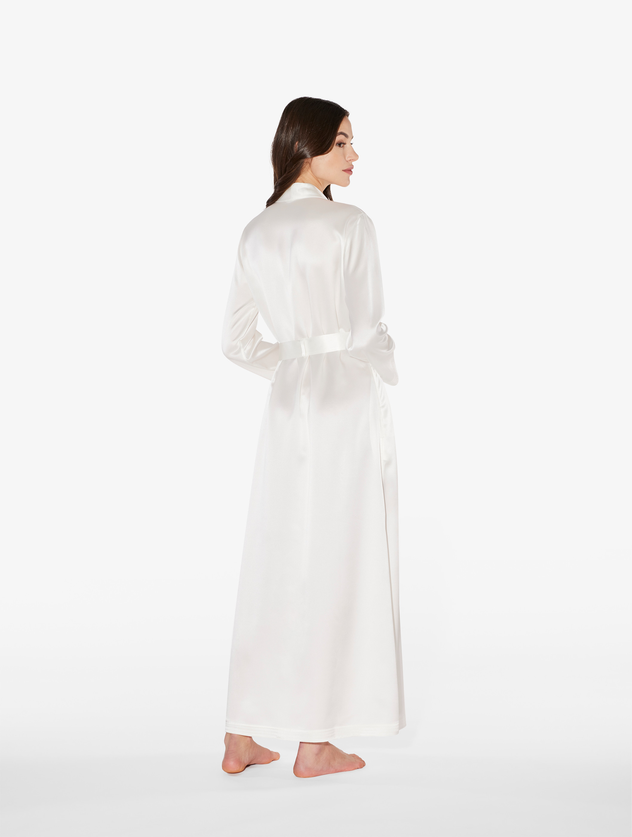 Silk long robe in white