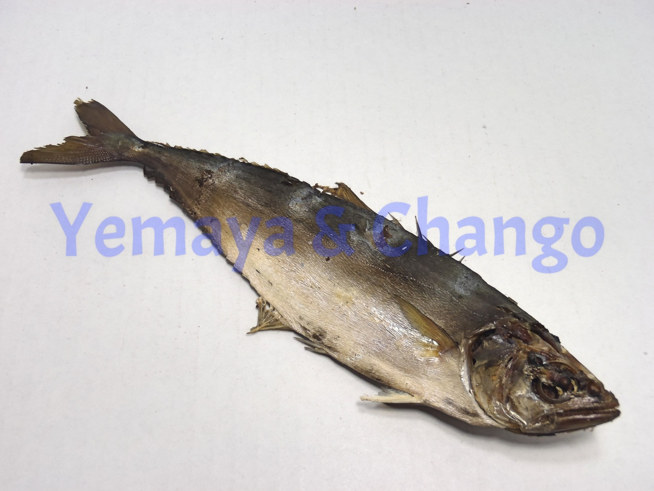 PESCADO AHUMADO ENTERO - SMOKED FISH WHOLE - YEMAYA CHANGO