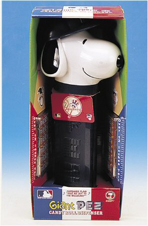 Pez Giant MLB New York Yankees w/Music_DISC_03_07 - CandyMachines.com