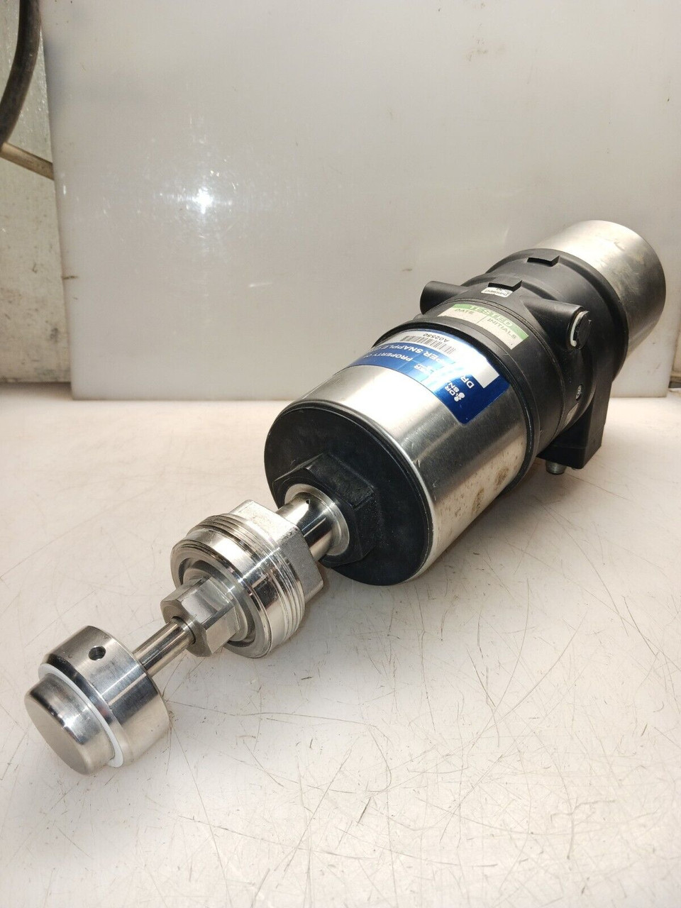 BURKERT 8802 VALVE POSITIONER WITH KEYPAD DISPLAY - C & G Surplus Inc.