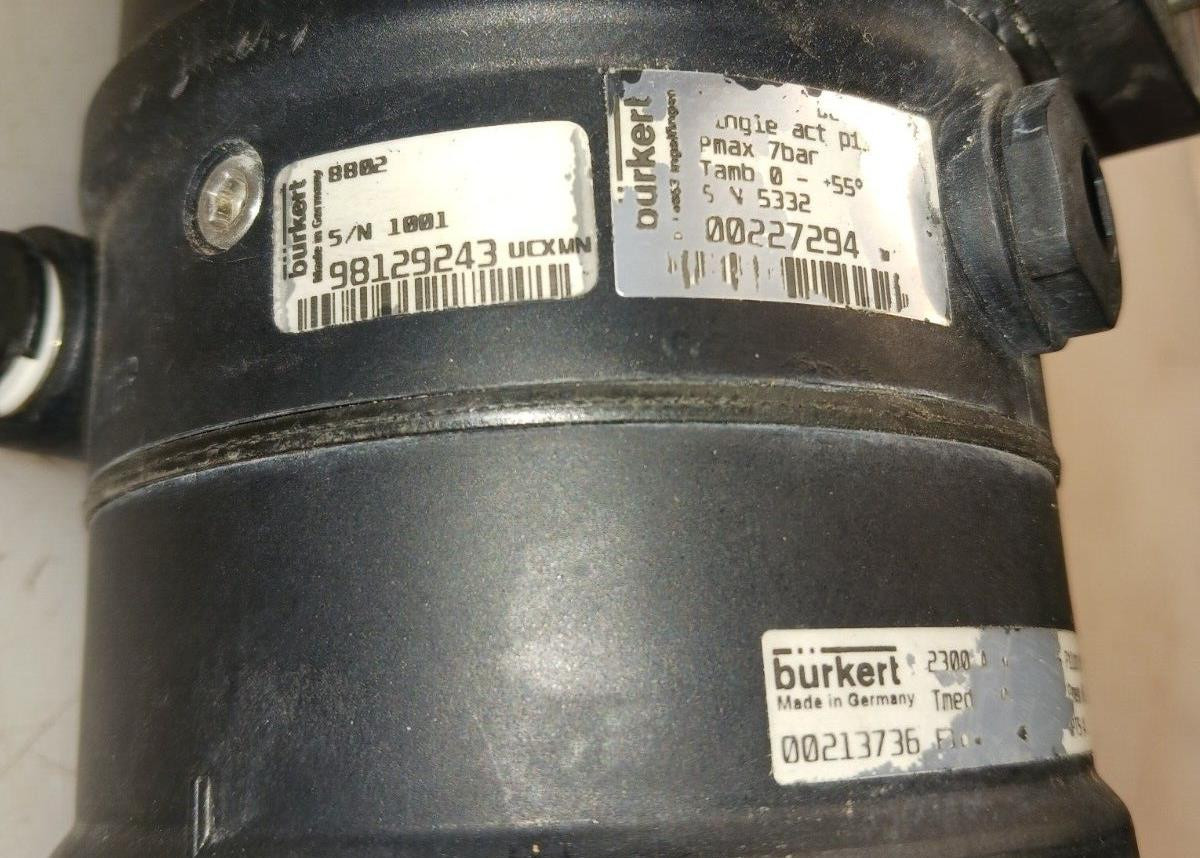 BURKERT 8802 VALVE POSITIONER WITH KEYPAD DISPLAY - C & G Surplus Inc.