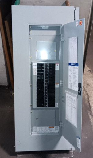 EATON PRL1A 100 AMP MAIN LUG PANELBOARD 30 CIRCUIT 208Y/120 VAC 3Ø 4W ...