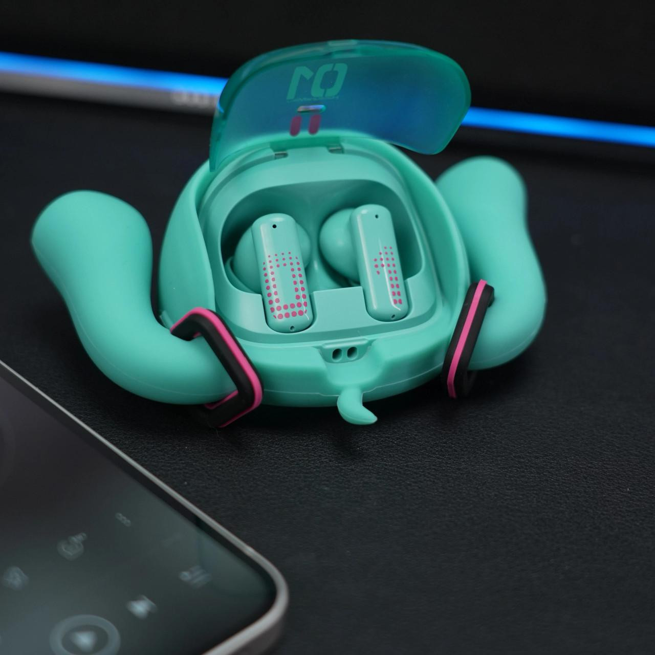 BilibiliGoods Hatsune Miku Earbuds Cube Face LCD Screen Wireless Bluetooth