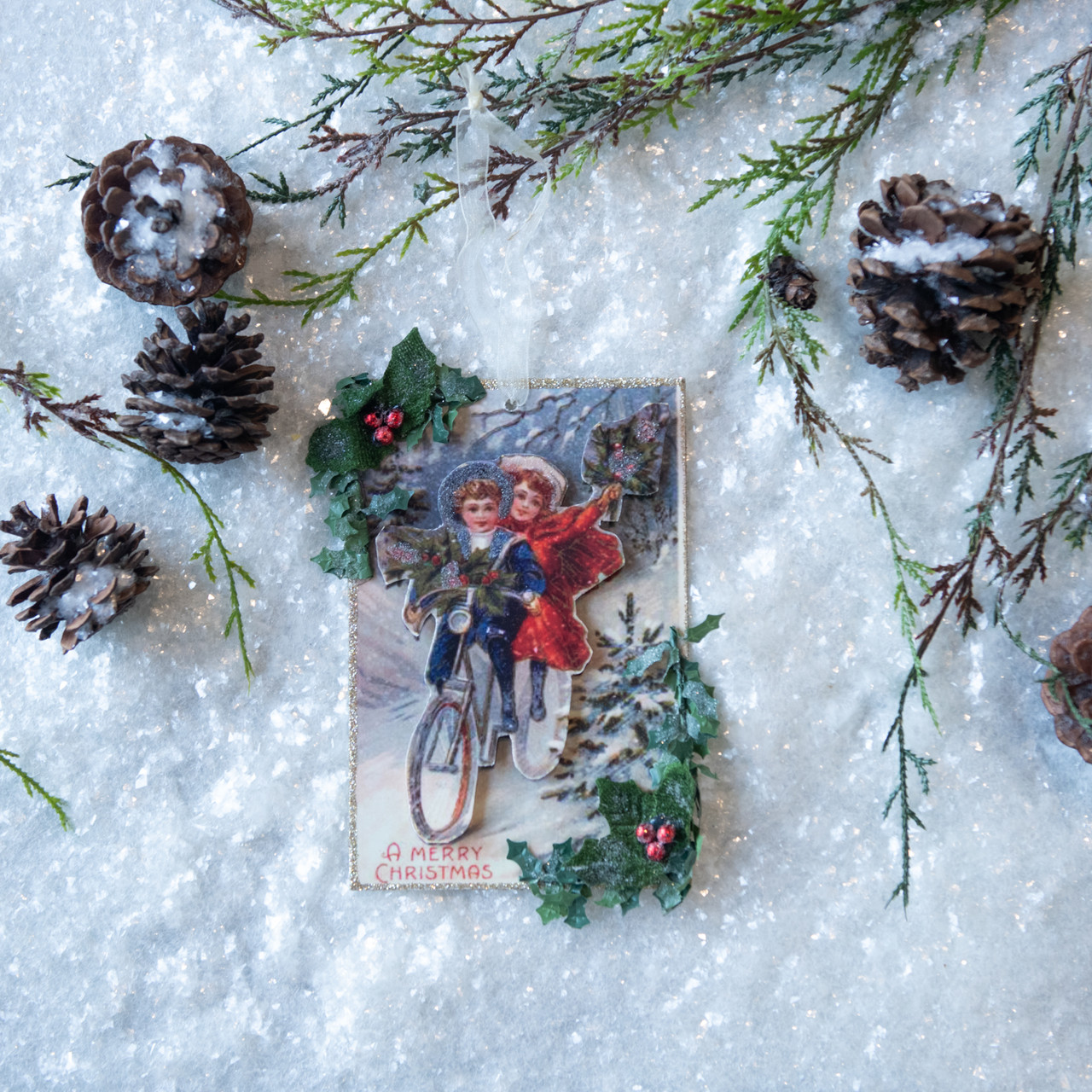 A MERRY CHRISTMAS POSTCARD ORNAMENT - Ragon House