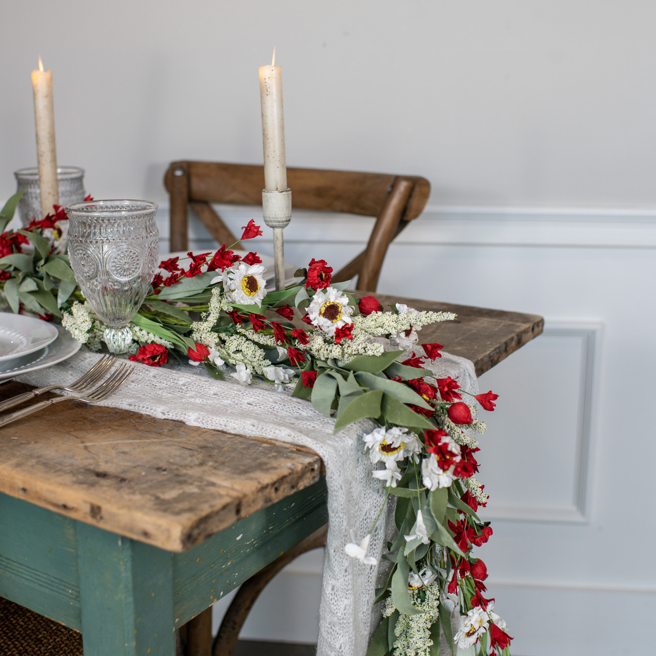 5' WHITE DAISY & RED HEATHER GARLAND - Ragon House