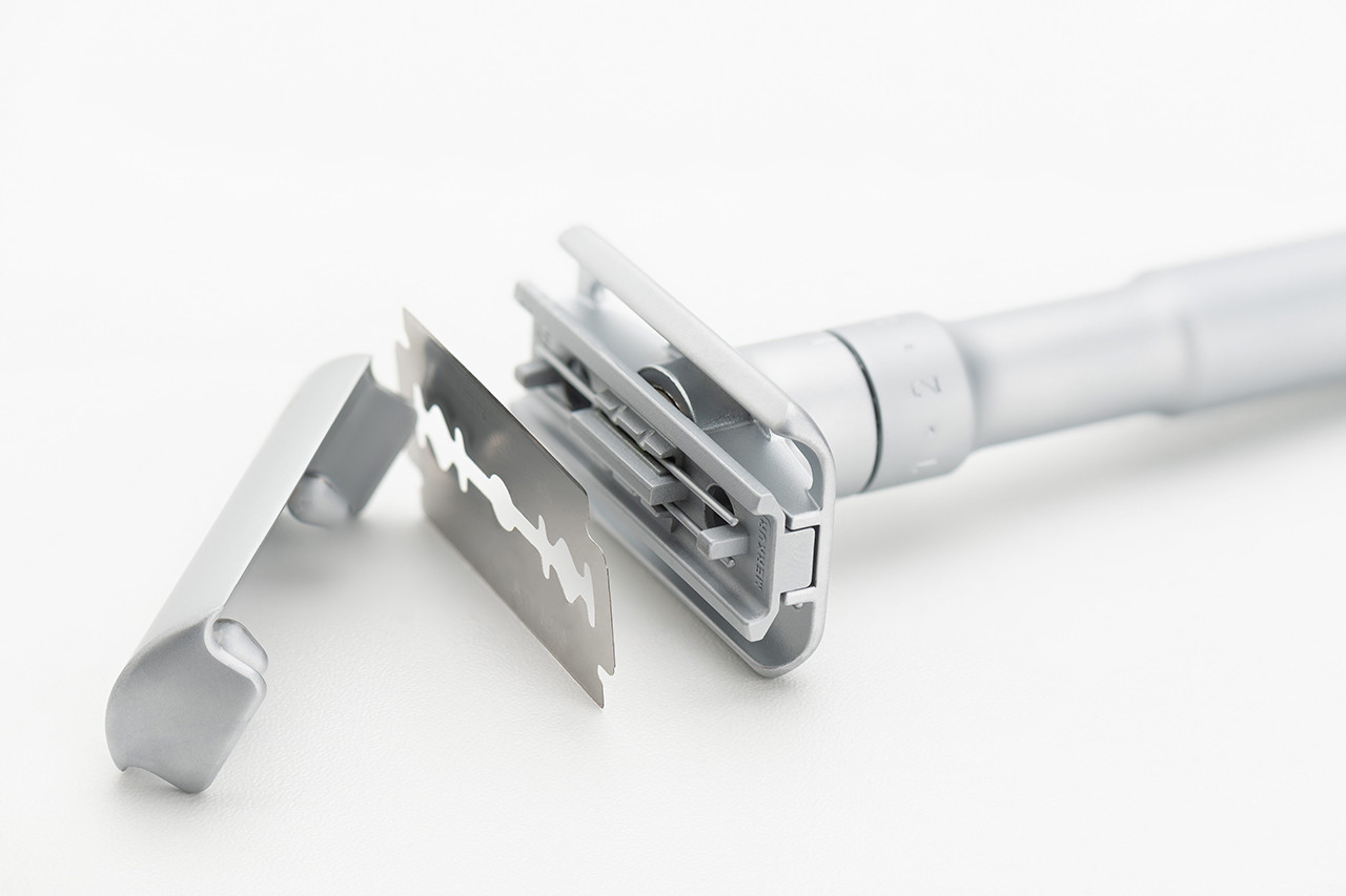 Merkur - FUTUR Adjustable Safety Razor, Brushed - Safety Razors