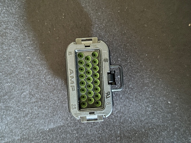 AMP Seal 23P Plug