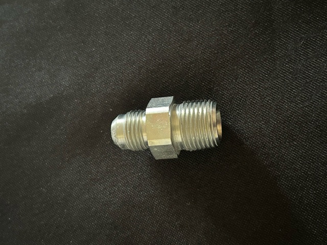 Straight Fitting - Male 6 JIC x M 3/8 NPT