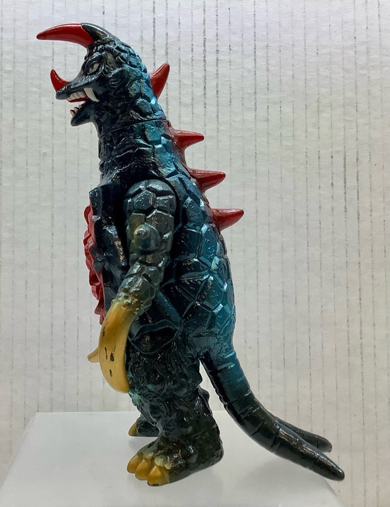 Ultraman : Soft Vinyl Figure - Astromons Re-Paint ver.1989 No Tag ...