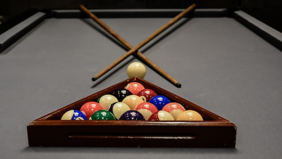 Pool Table Sizes Explained with Dimensions in ft and cm: Discover the ...
