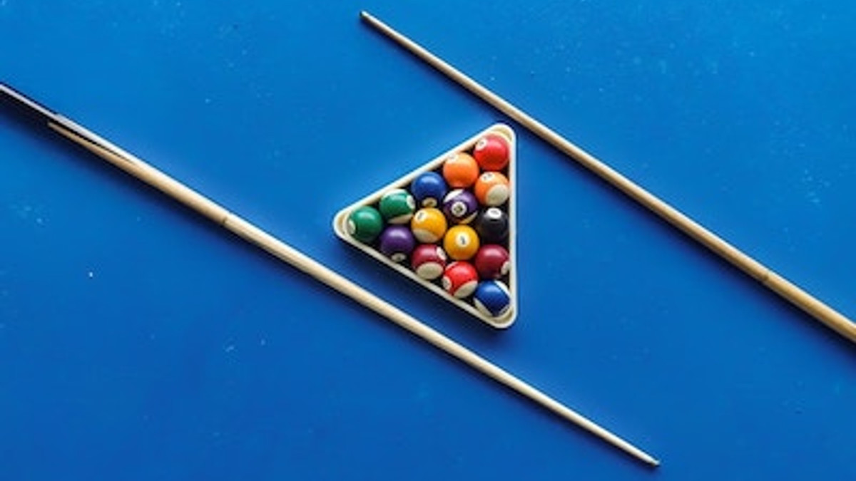 How to Rack a Pool Table - The Proper Way to Rack Pool Balls - Home ...