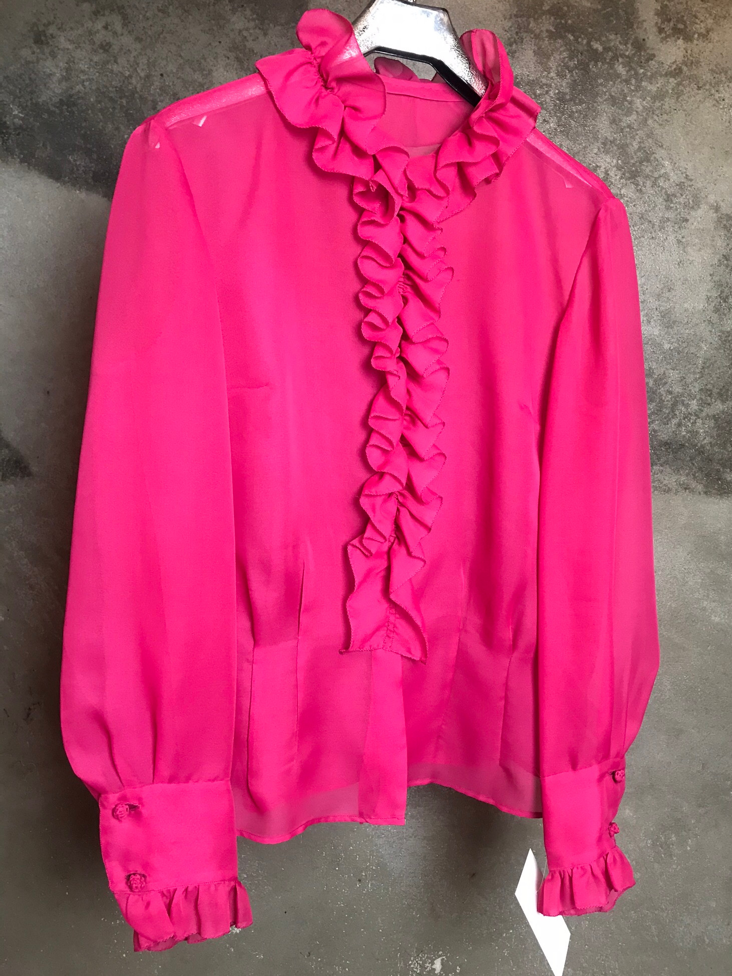 Camisa Magenta de Chiffon com Folhos - A Outra Face da Lua
