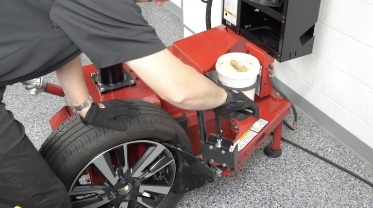 Coats 90C Center Clamp Tire Changer