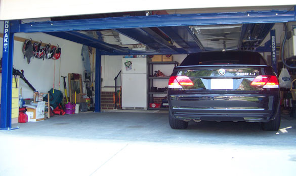 BendPak HD-9SWX 9,000-lb. Capacity Super Wide 82" Rise Car Stacker ...