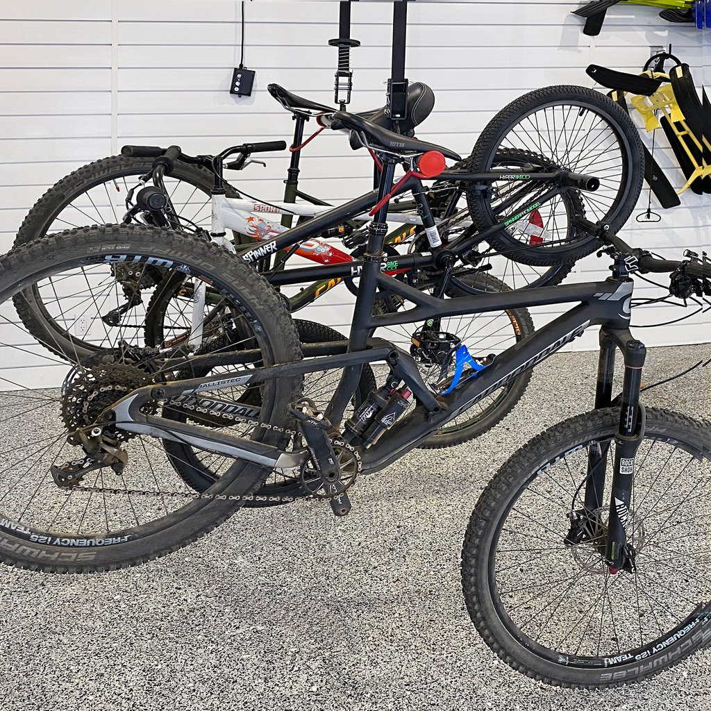 Proslat Garage Gator Compact 4 Bike Lift – 220 lb