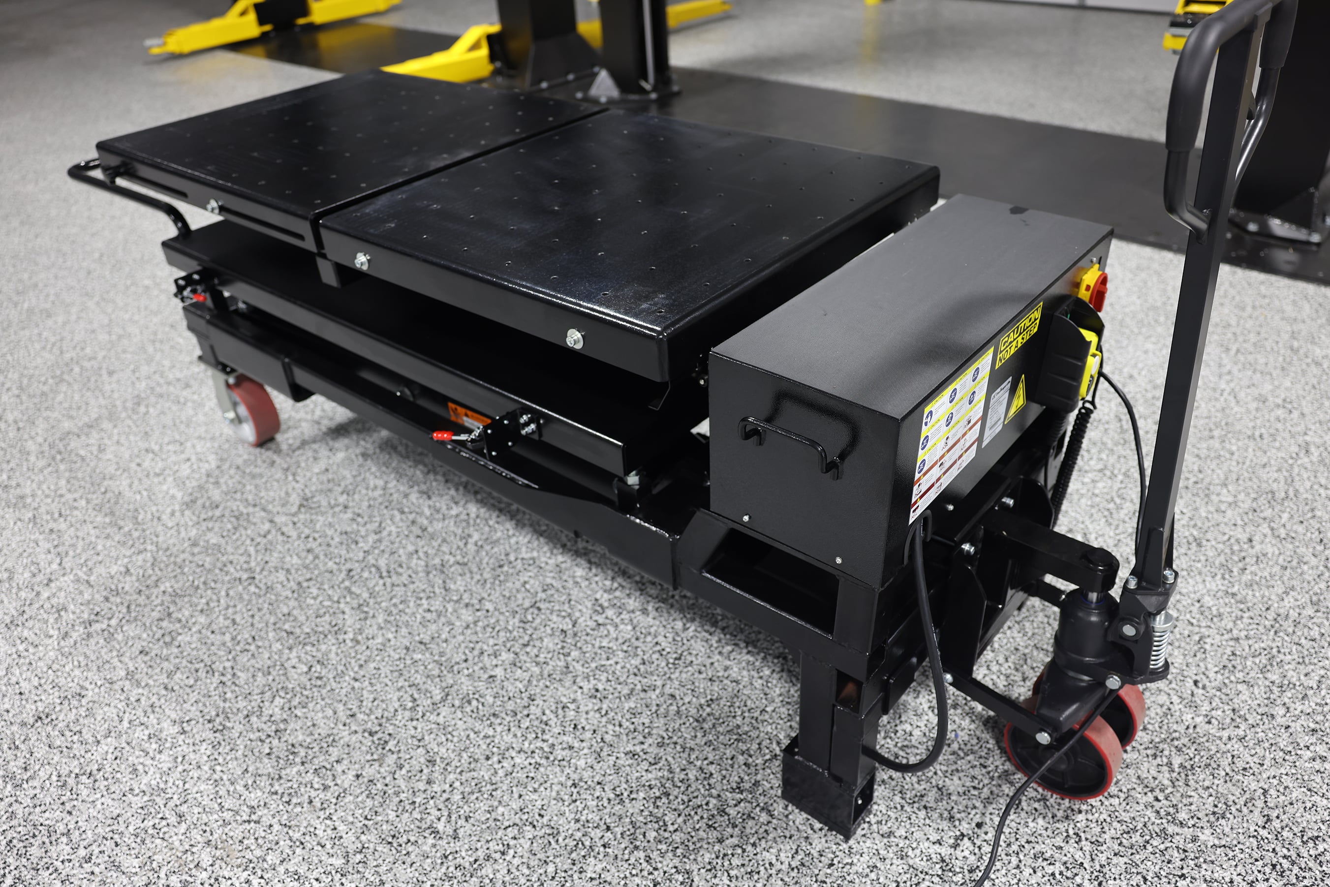 Challenger BT3300 3,300 lb. Battery Lift Table