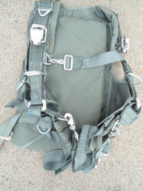 U.S. Military Personnel Parachute Harness - Billings Army Navy Surplus ...