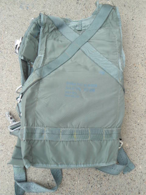 U.S. Military Personnel Parachute Harness - Billings Army Navy Surplus ...