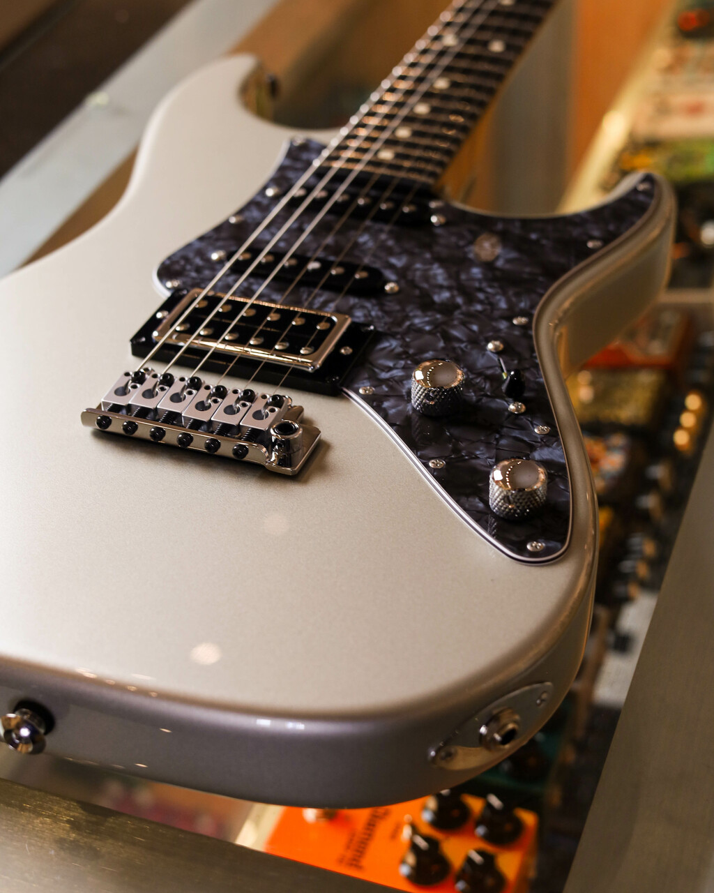 Suhr Standard Pete Thorn Signature Standard HSS Inca Silver
