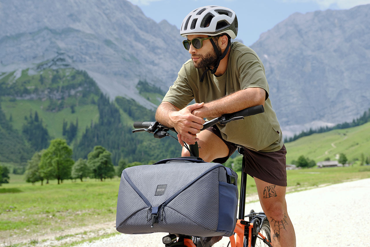 Bicycle helmet bag store
