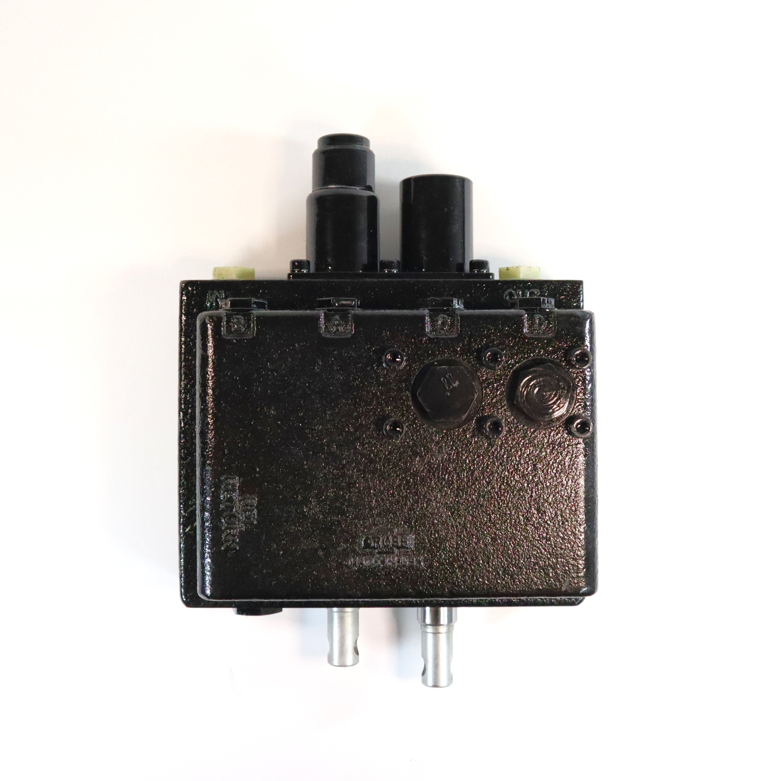 KMW05806467 - Mahindra Hydraulic Valve for 6065, 6075, 7085OS, 7095 ...