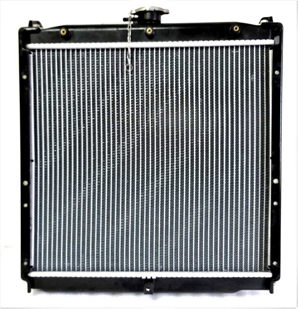 RADIATOR ASSEMBLY FOR MAHINDRA TRACTOR (E006007706F1)