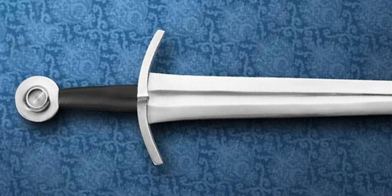 The Legends Live On: Famous Figures and Their Weapons - Museum Replicas ...