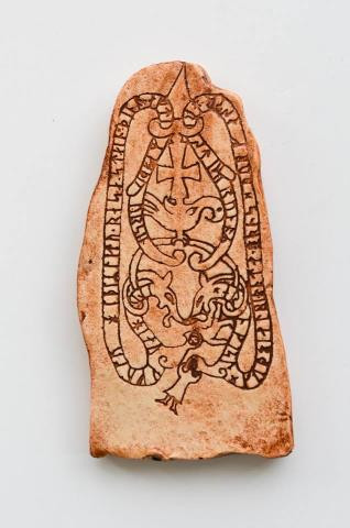 Grynsta Runestone - Viking Shield