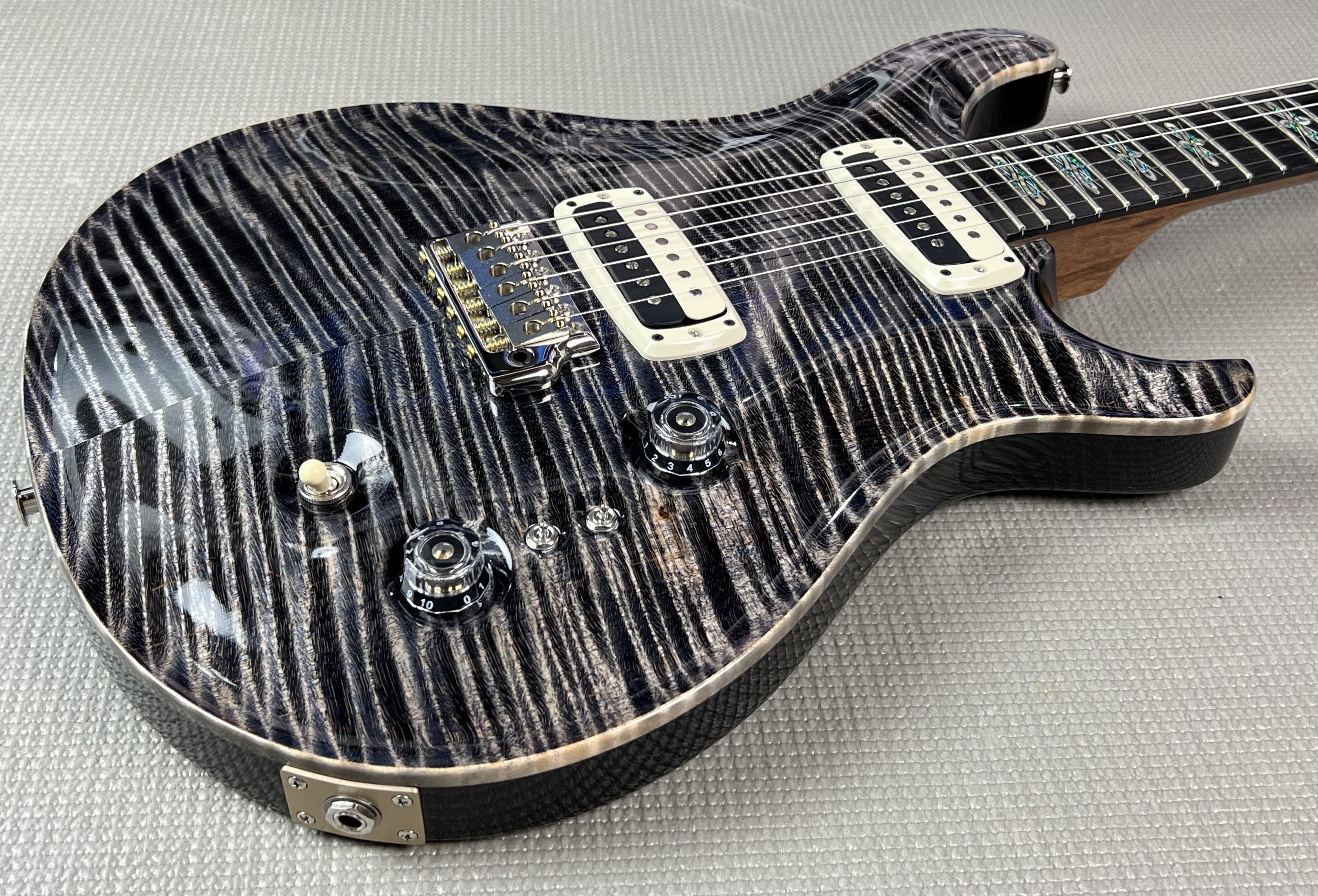 PRS Private Stock John McLaughlin 2023 - Charcoal Phoenix - Guitar Maverick